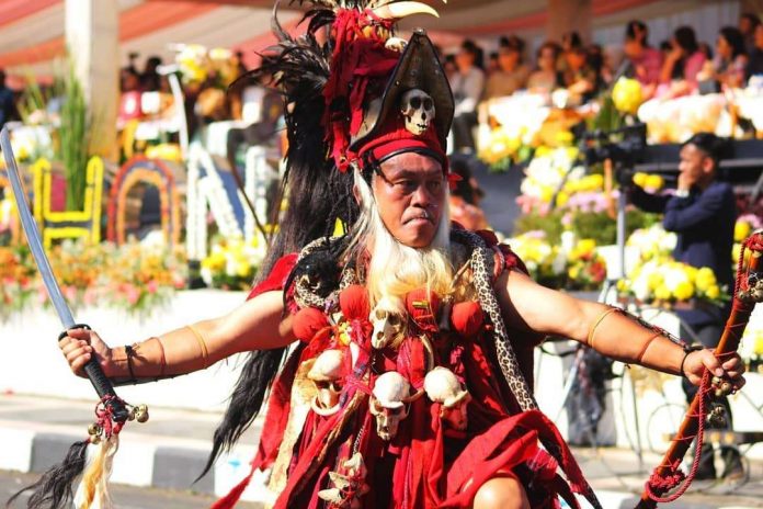 Tari Kabasaran Sambut Tamu Penting Manado Fiesta 2019 | KILAS CIREBON